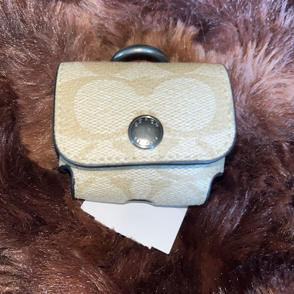 Coach | Bags | Nwt Coach Large Wireless Earbud Case In Signature Canvas ...